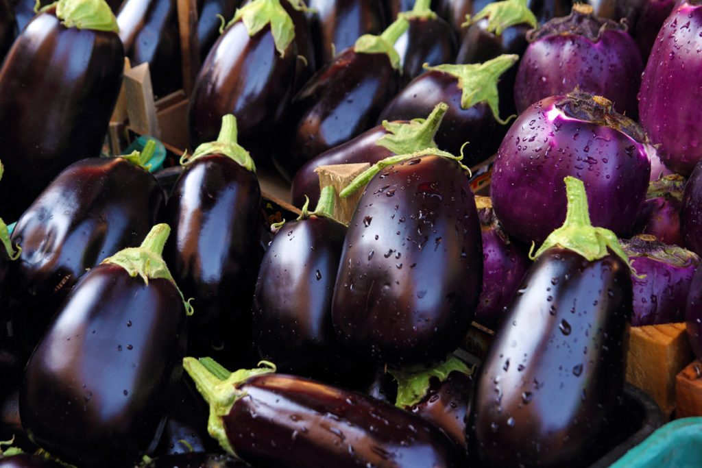 Bietola, da foglie o da coste, ricca di vitamine, ferro e magnesio